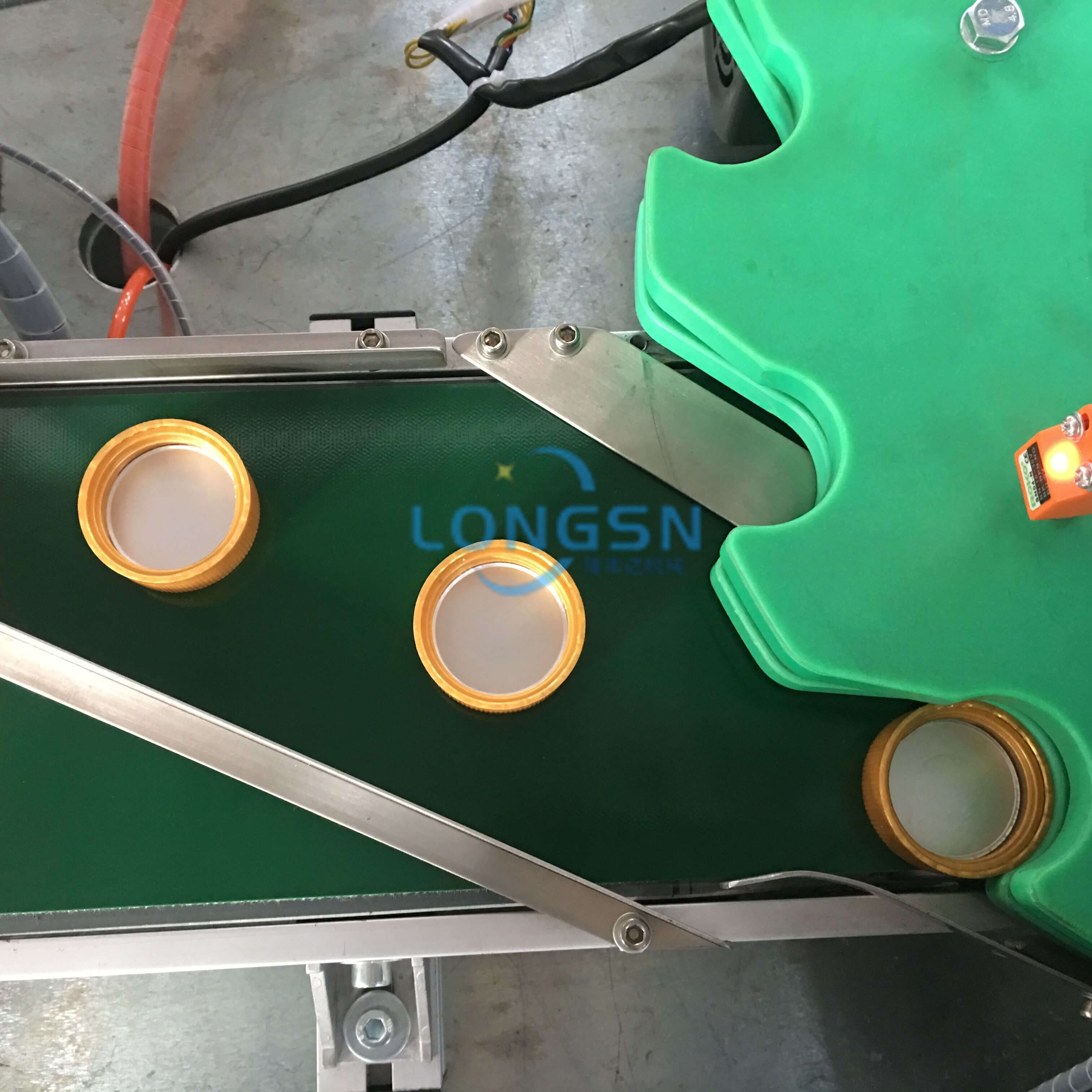 Auto Bottle Cap Assembly Liner Inserting Lining Machine from China ...